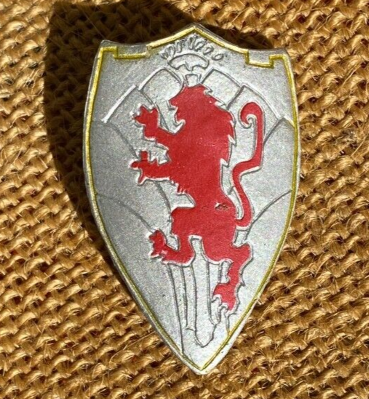 Chronicles of Narnia Peter Pevensie Figure SHIELD Accessory Prince ...