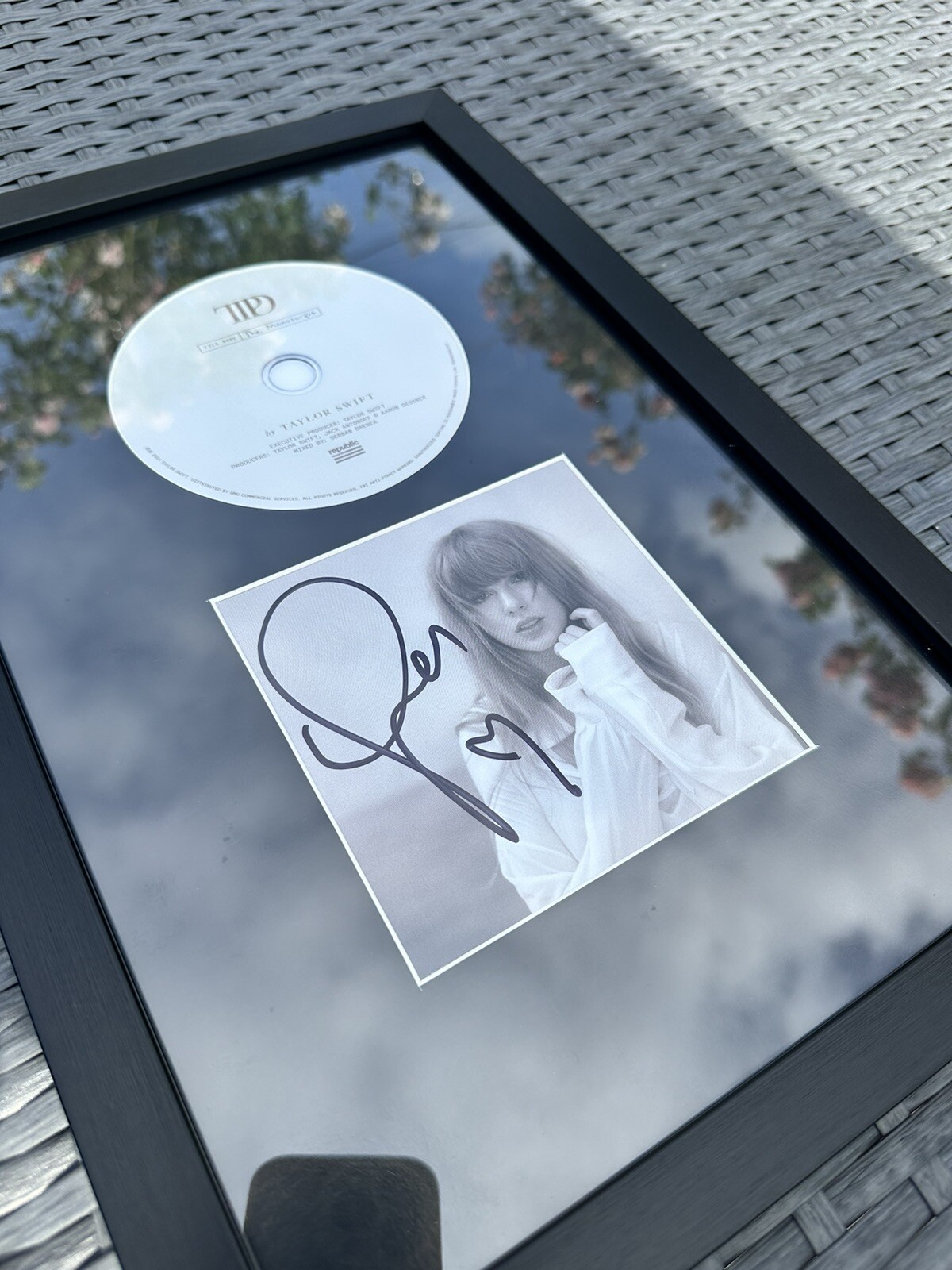 Taylor Swift Signed ️ Heart CD Cover | Grelly UK