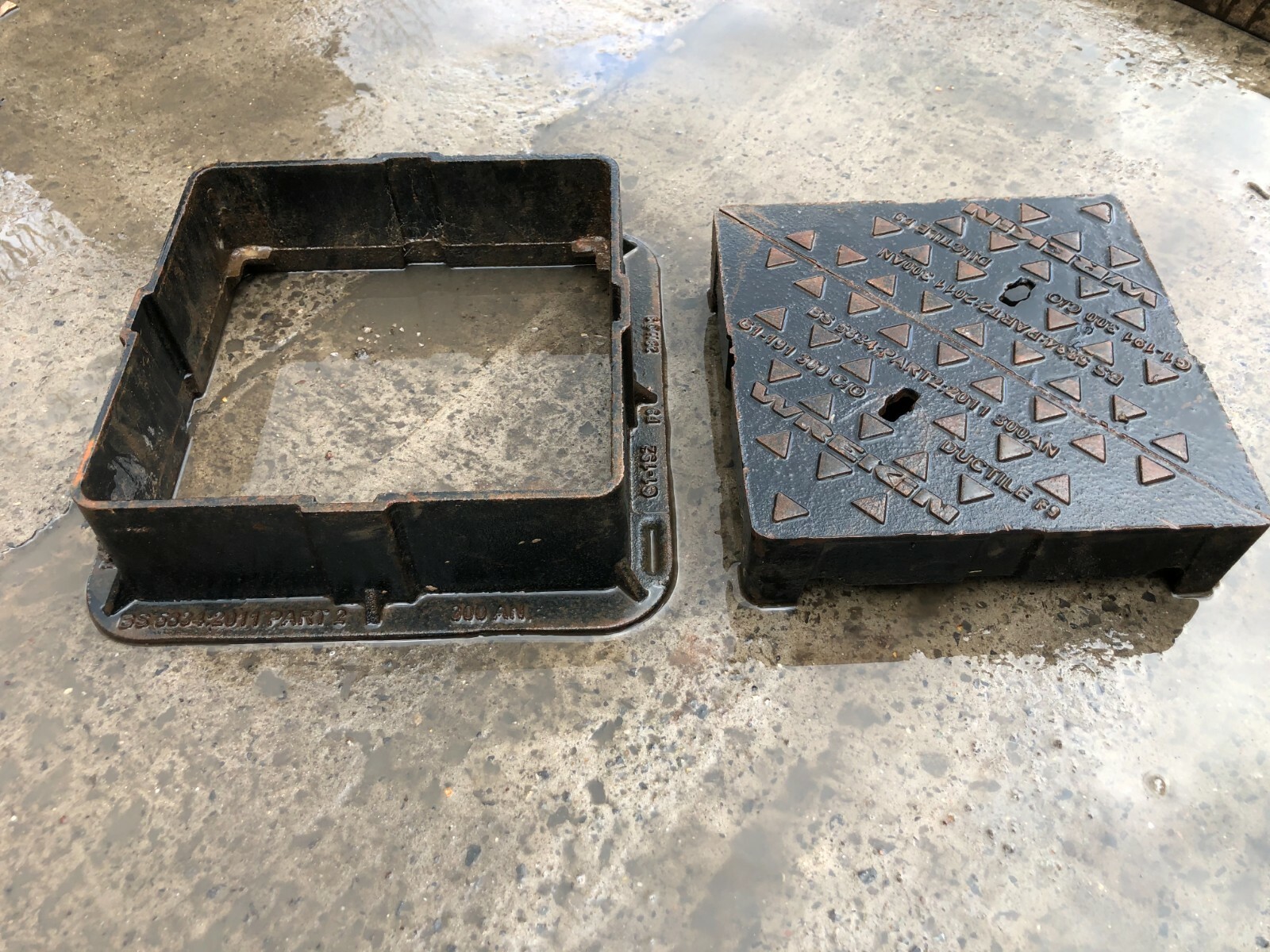 MANHOLE / WATER STOP TAP SURFACE ACCESS COVER WREKIN DUCTILE IRON £35 ...