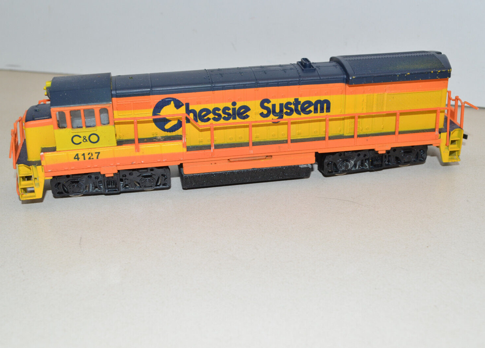HO SCALE Toy Train Engine Lot Bachmann Conrail Chessie System Athearn ...