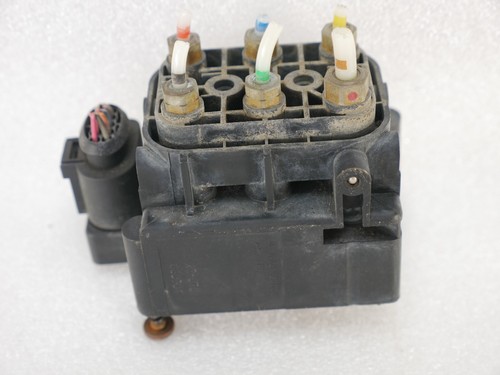 07-13 Mercedes W221 S450 S550 GL450 Air Suspension Valve Block ...