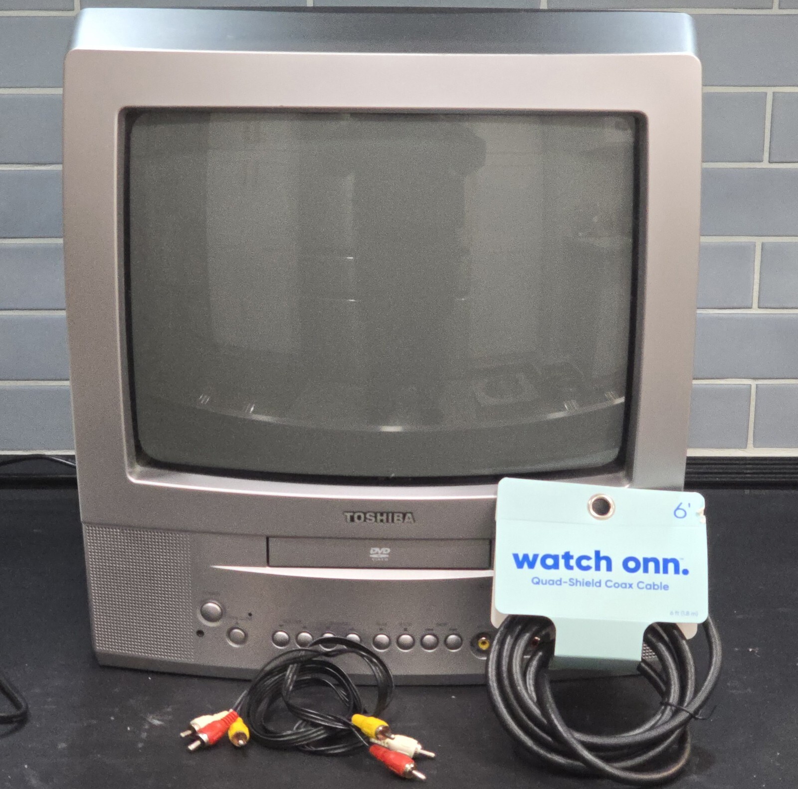 Toshiba MD13P1C 13 Inch CRT TV Television DVD Combo Gamer No Remote ...