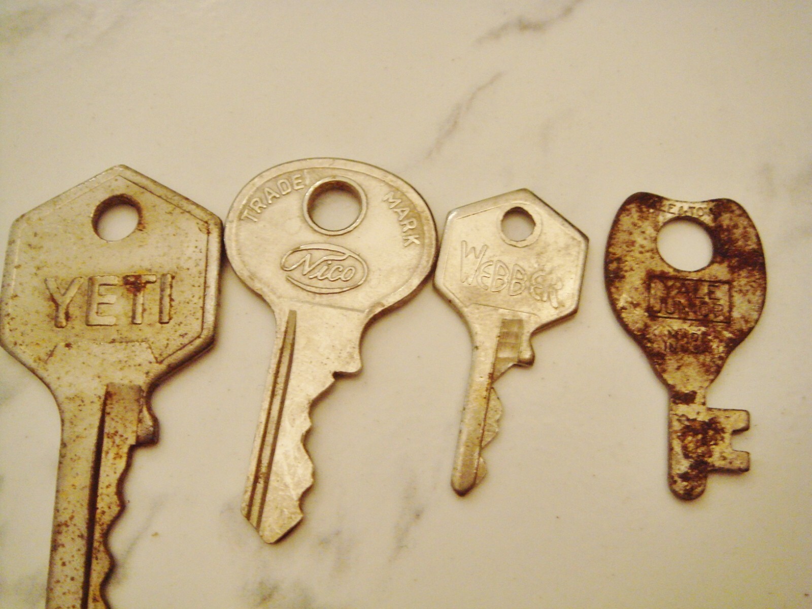 Old Vintage Antique 48 Keys Lot some padlock keys Ford, Bauer, Nico ...