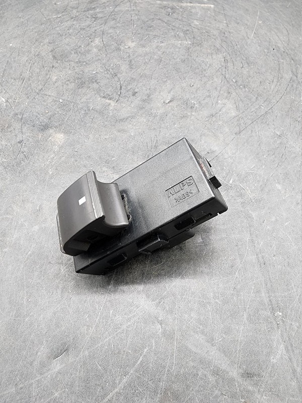 OEM 07-13 Chevy Silverado Rear Power Window Switch 25877776 Used | eBay