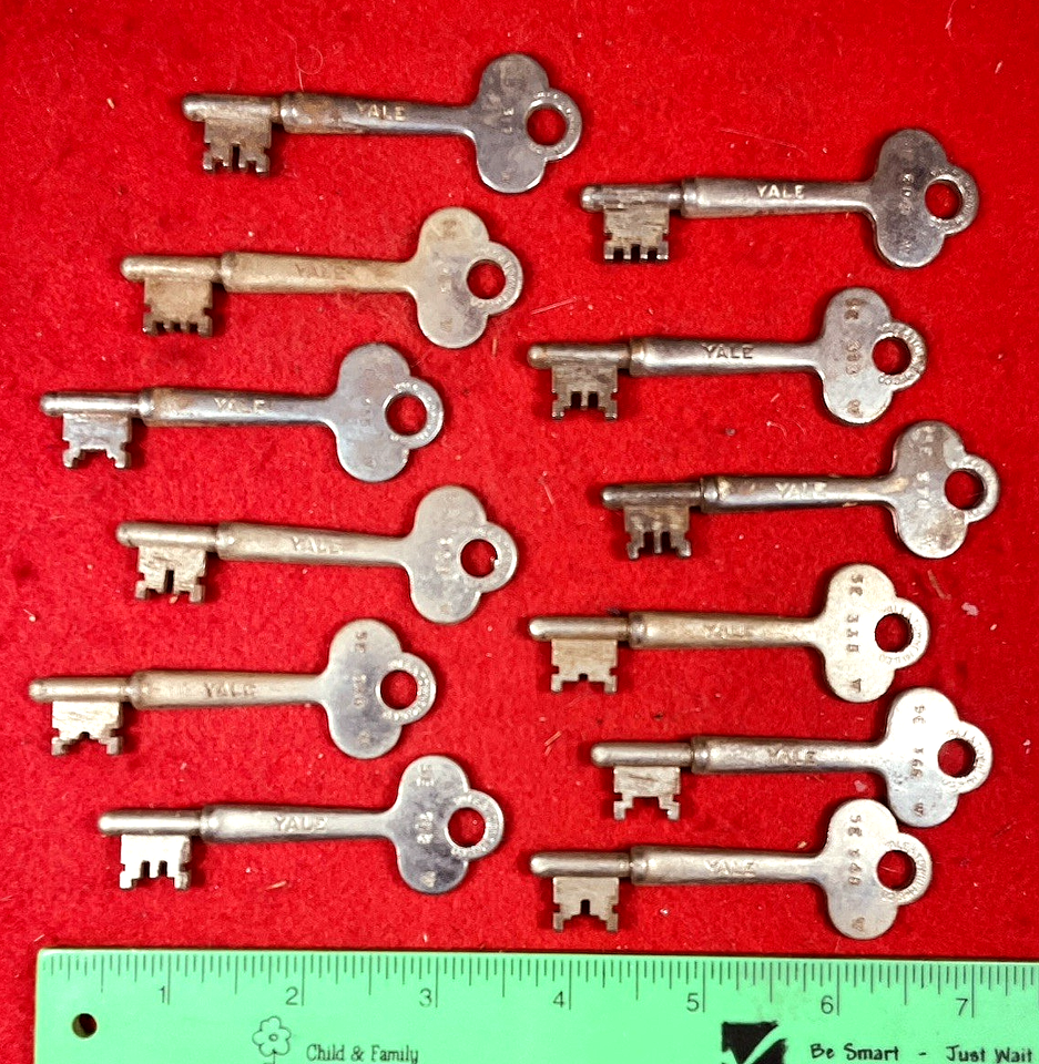 379 VINTAGE OLD ANTIQUE YALE SKELETON KEYS GRP#6* LOT of 12 ** MORE ...