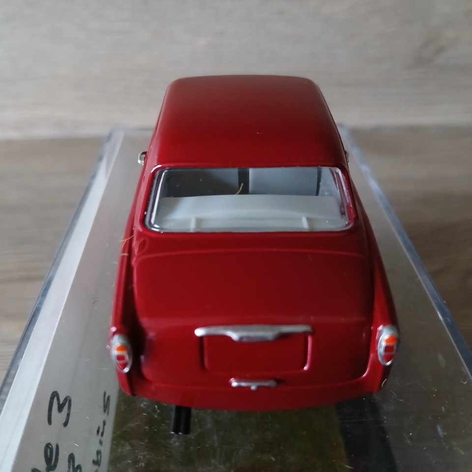 Code 3 by Simon Robbins Vanguard Rover P5 MK11 1/43 Red | eBay UK