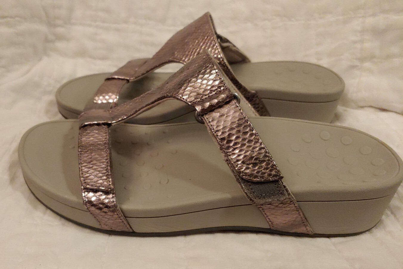 Vionic Ellie T Strap Slides Sandals Metallic Snake Pattern Women's Size ...