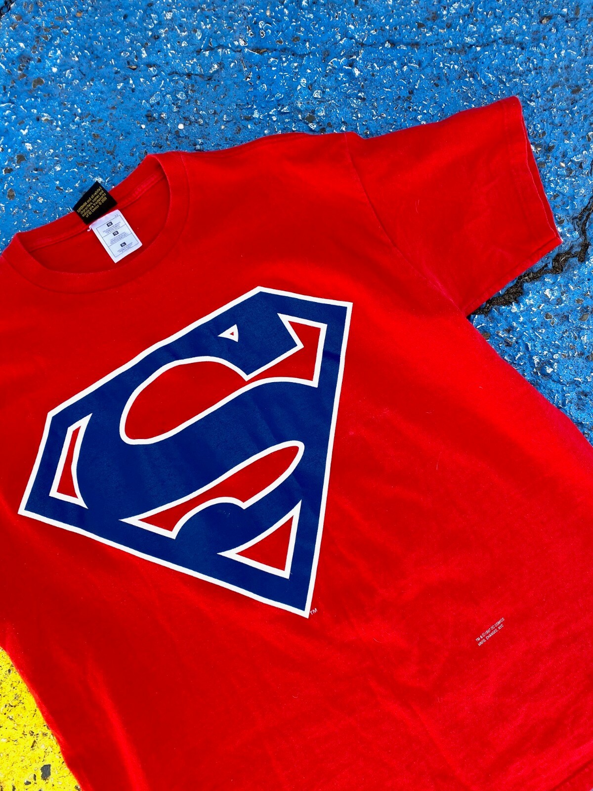 Vintage 2000 Superman Shield Logo Graphic Shirt DC Wa… - Gem