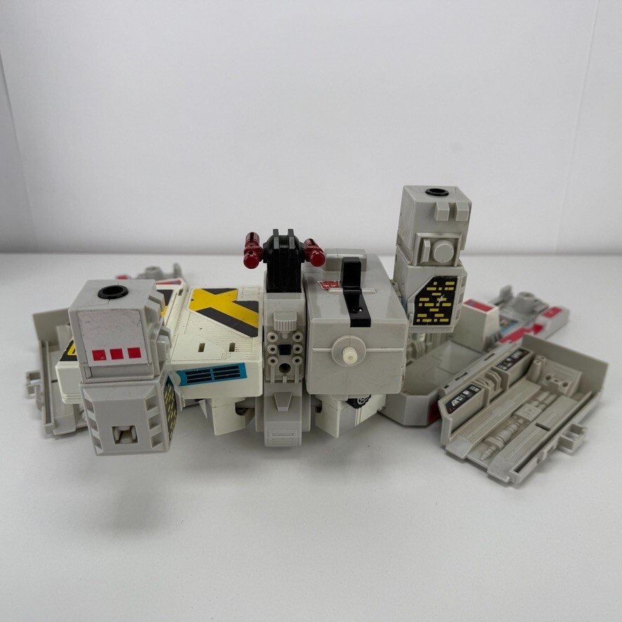 Hasbro Transformers G1 1985 Metroplex Action Figure Incomplete For ...