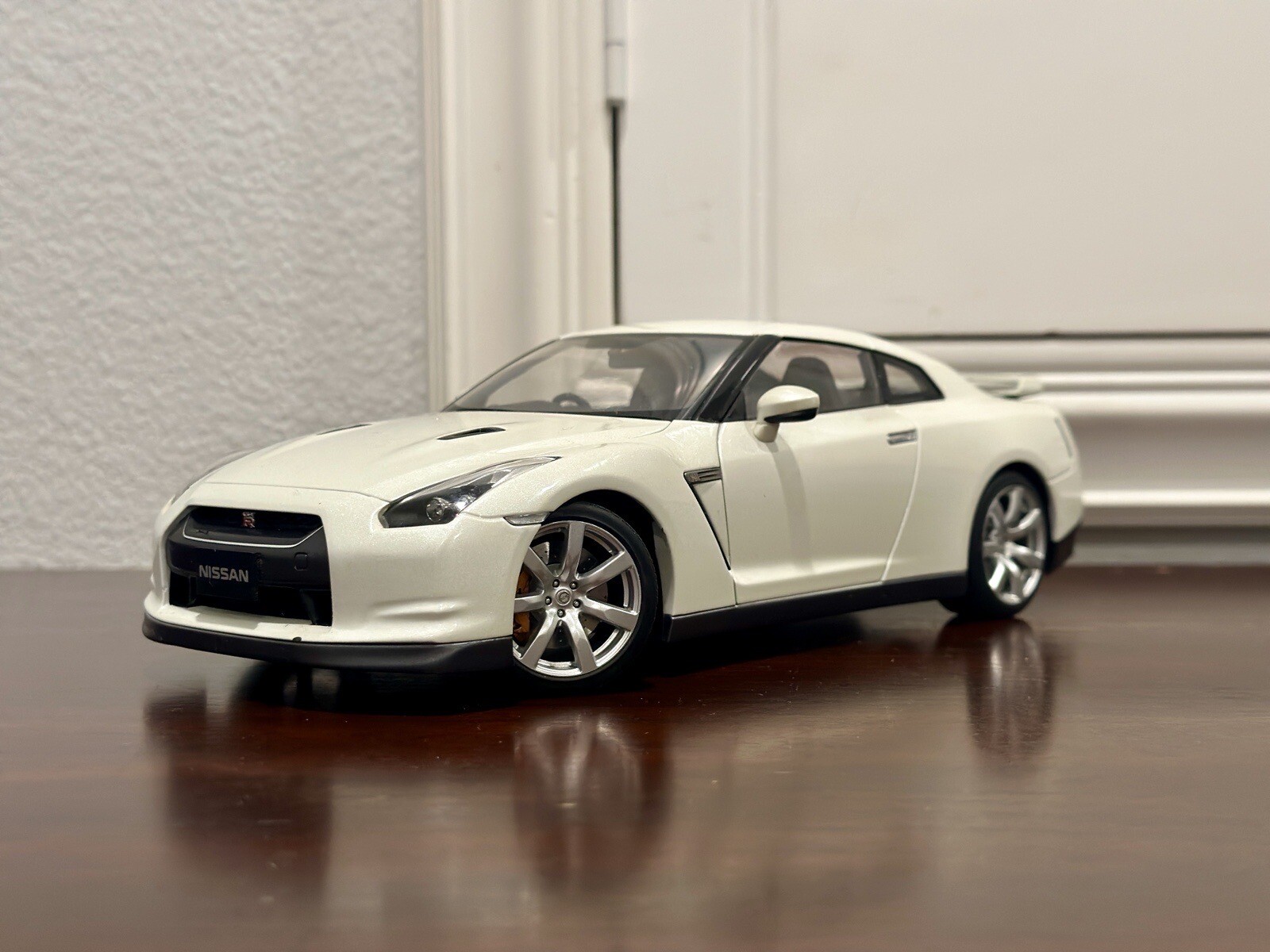 Nissan GTR (R35), Pearl White | AUTOart 1/18 | Very Rare | eBay
