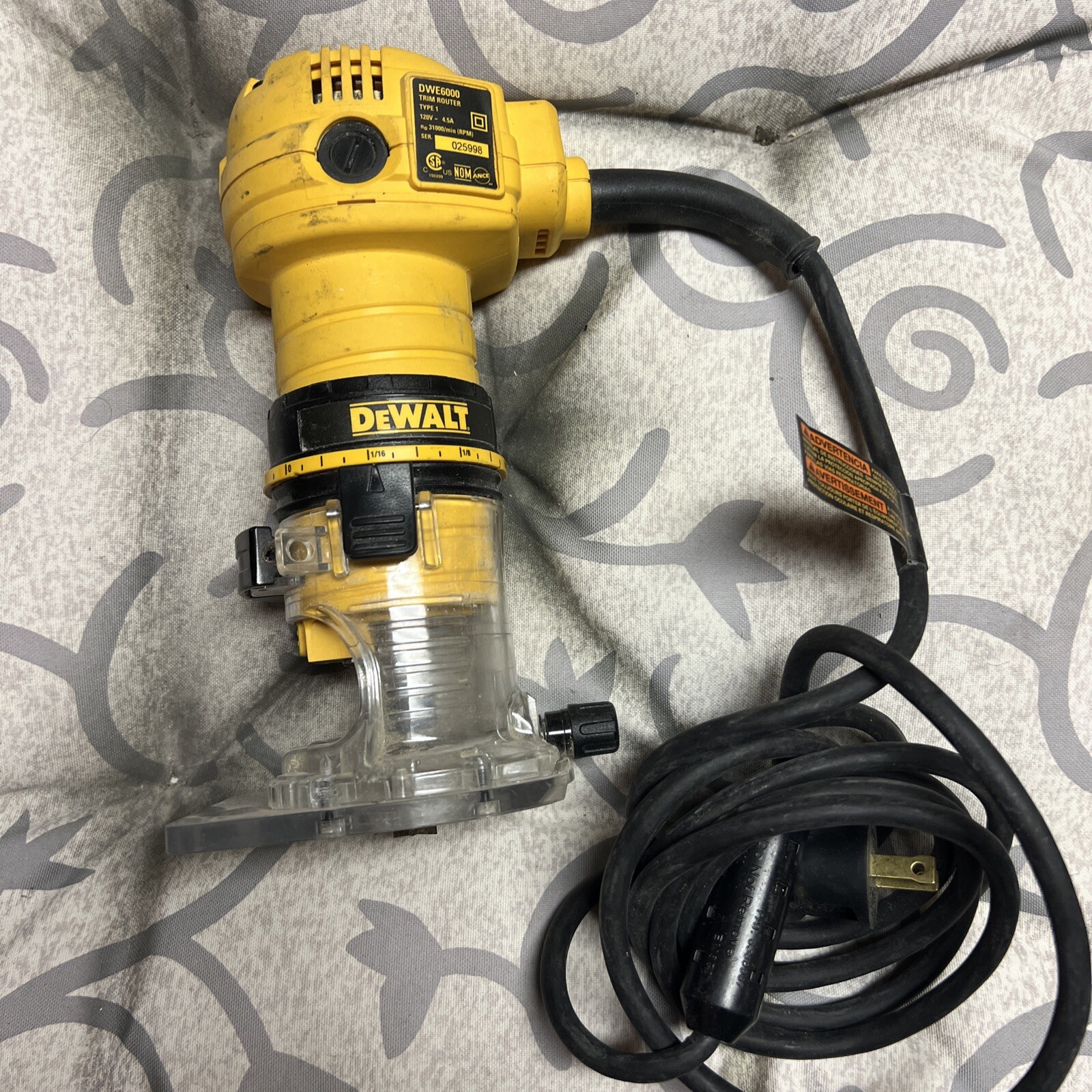 DEWALT DWE6000 4.5-Amp Corded Single Speed 1/4-Inch Laminate Trimmer ...