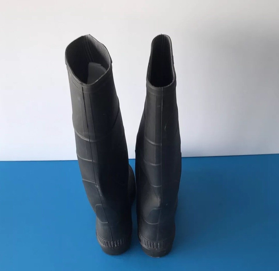 Farm Barn Boots Heavy Duty Rubber Boots Size 7 Waterproof Boot 15 .75 ...