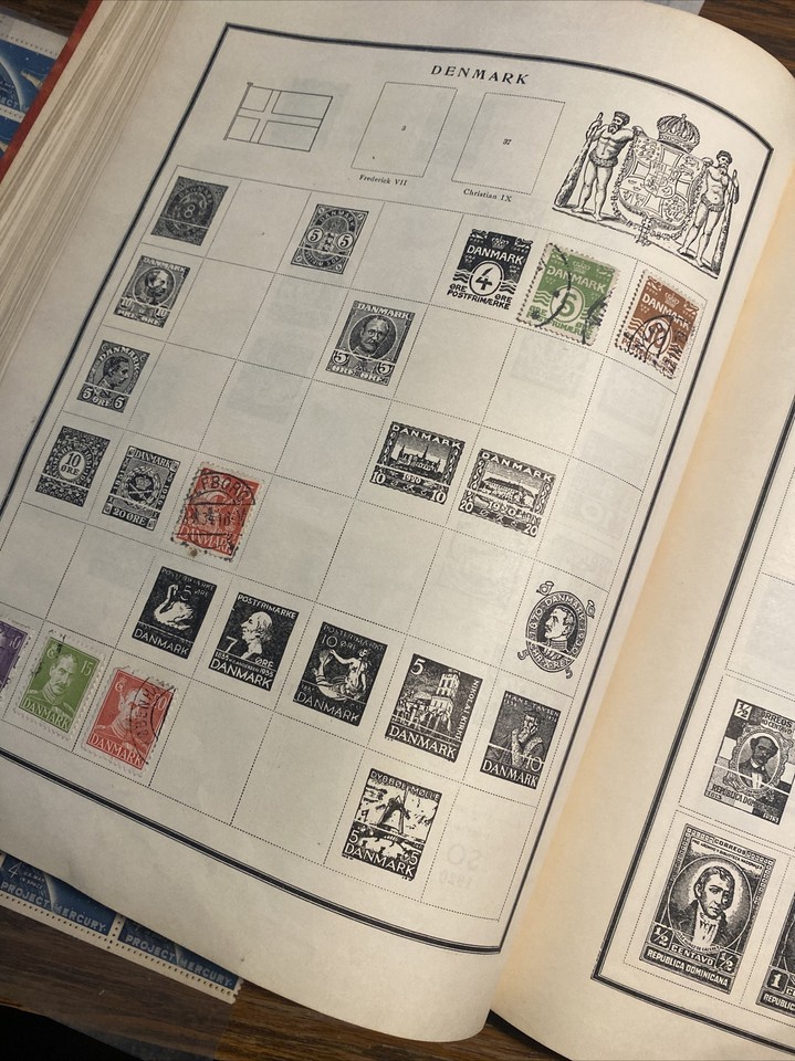 Scott Modern Worldwide Stamp Album, 100s of stamps Philatelic ...