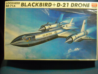 1985 Academy Lockheed SR-71A Blackbird w/D-21 Drone kit 1642 1:72 ...