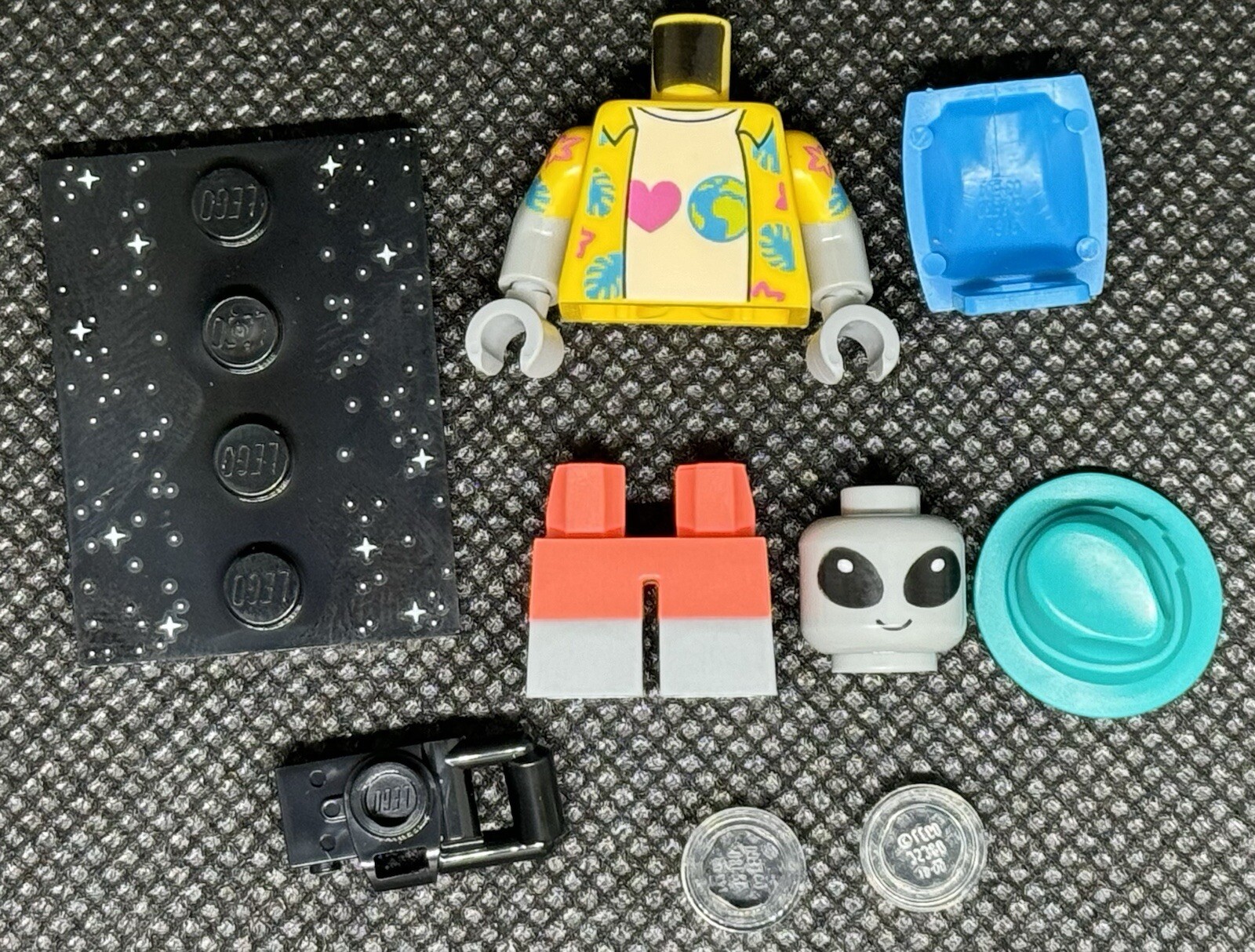 LEGO 71046 Series 26 SPACE Collectible Minifigure - Alien Tourist (IN ...