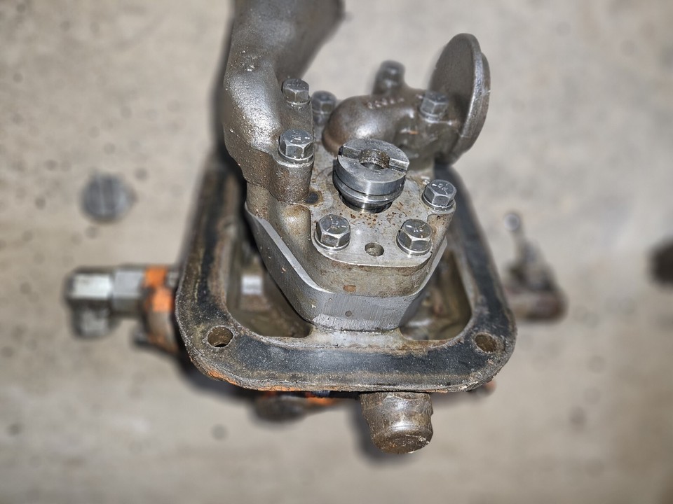 Case DC Tractor Hydraulic Pump Assembly An Coupler 6115A | eBay