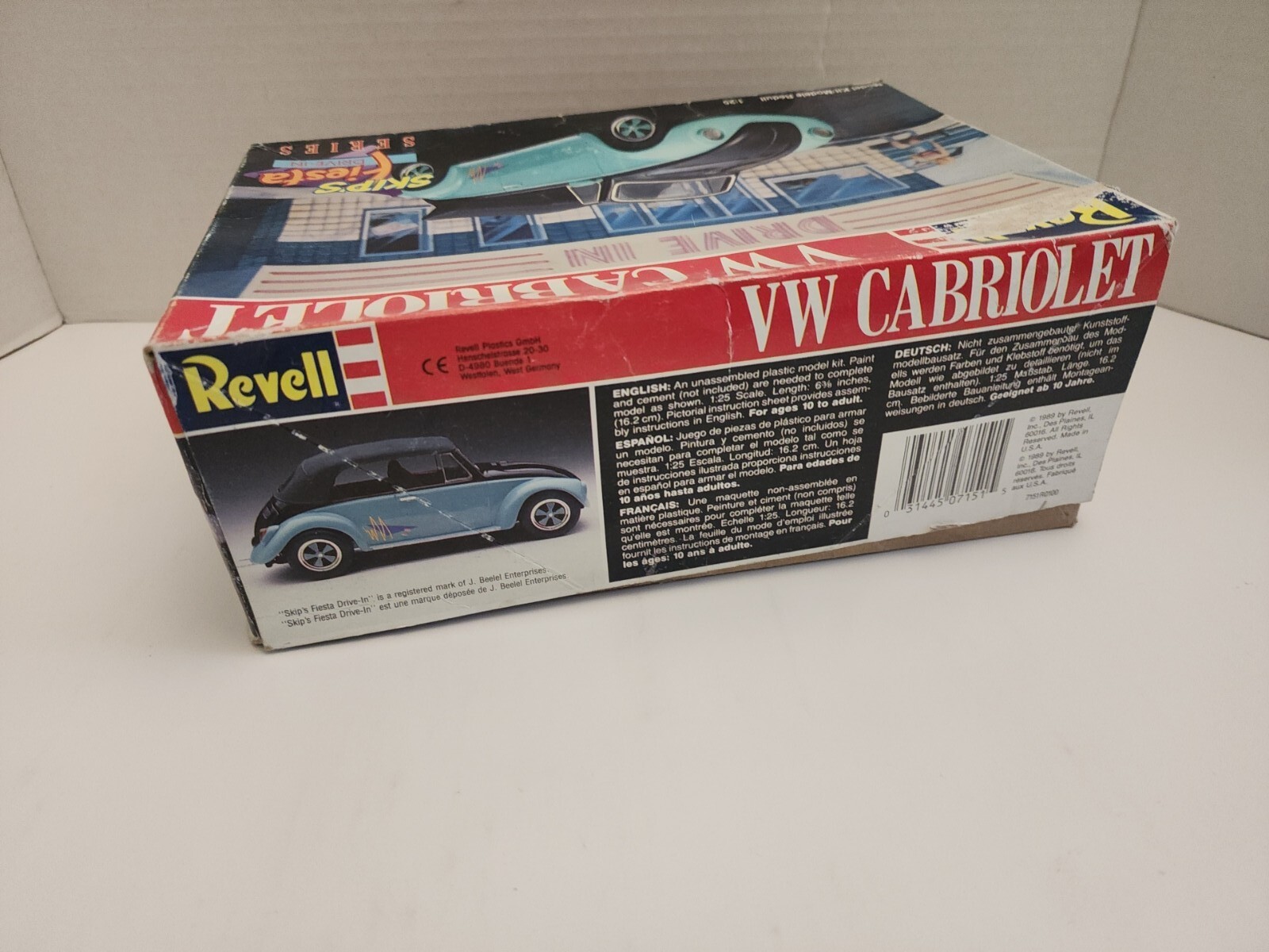 Revell 1/25 Model Kit VW Cabriolet Skip's Fiesta Drive-In Series #7151 ...