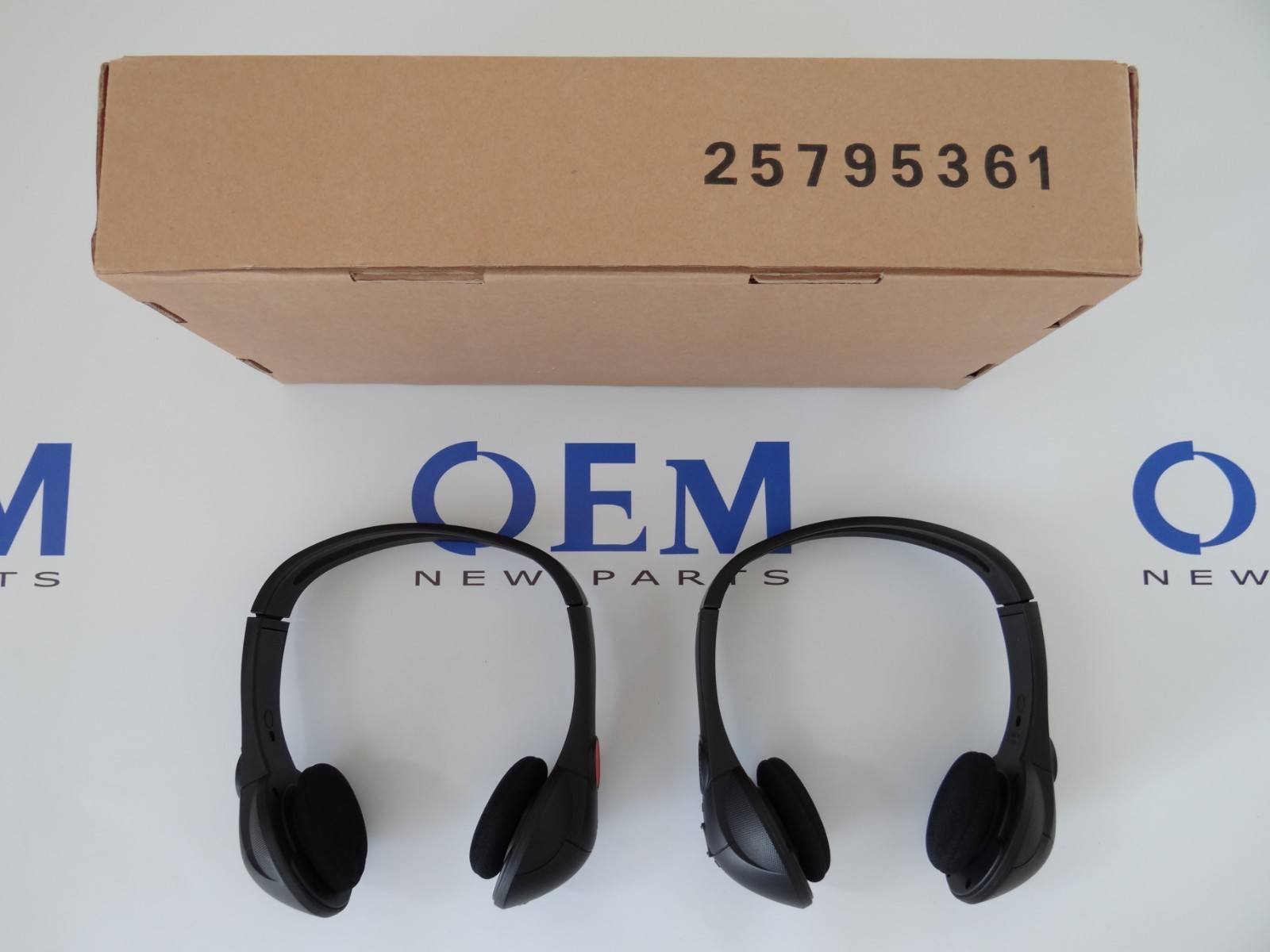 2005-2012 GM Chevy REAR ENTERTAINMENT HEADSETS HEADPHONES TV DVD ...