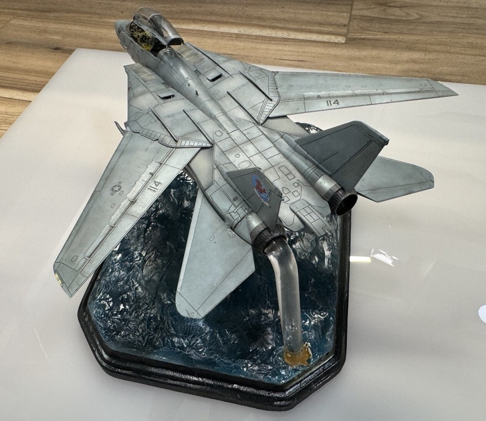 Pro-Built 1/72 F-14A Tomcat Top Gun diorama - Goose Maverick ejecting ...