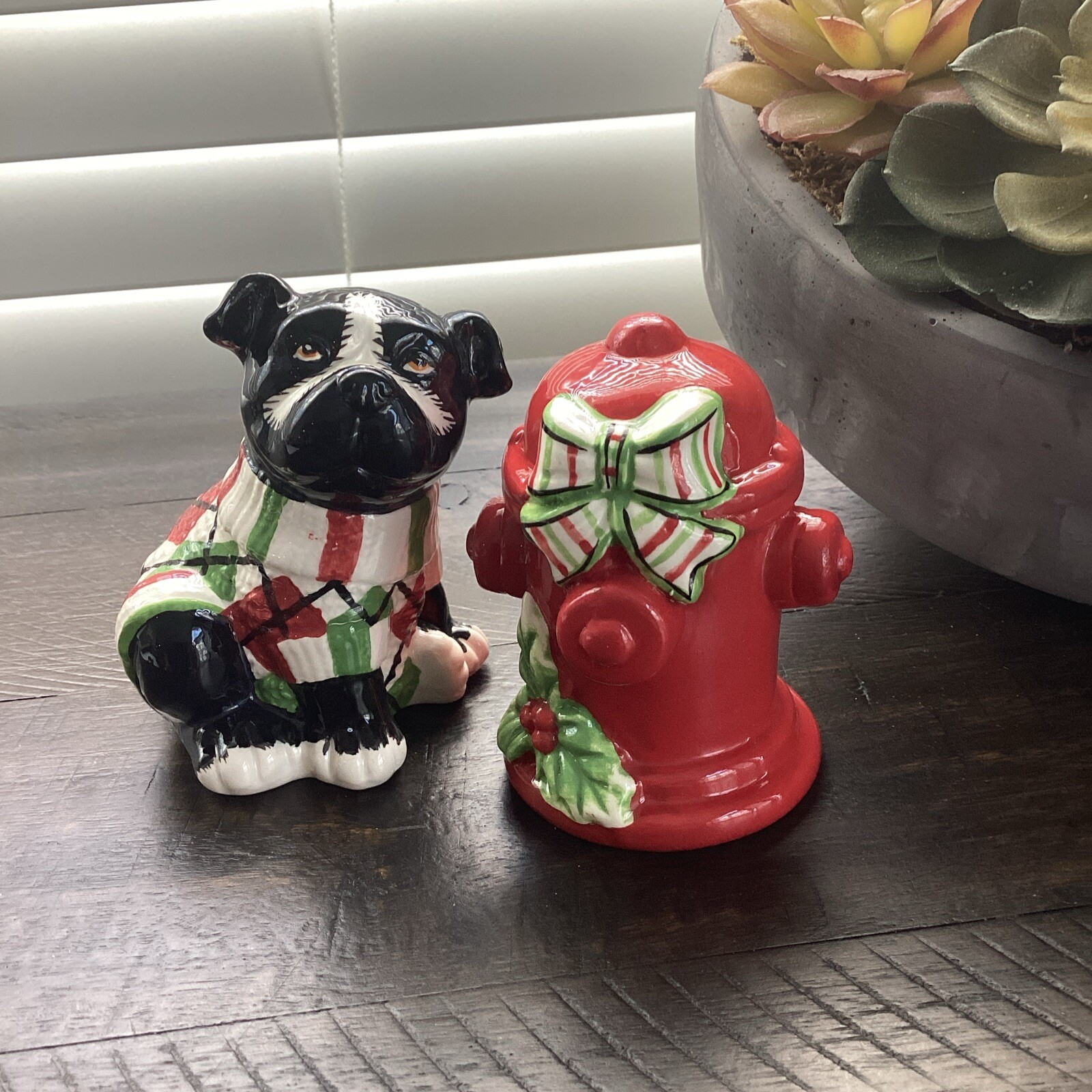 Cracker Barrel Mingle Jingle Salt & Pepper Shaker Set BullDog & Fire ...