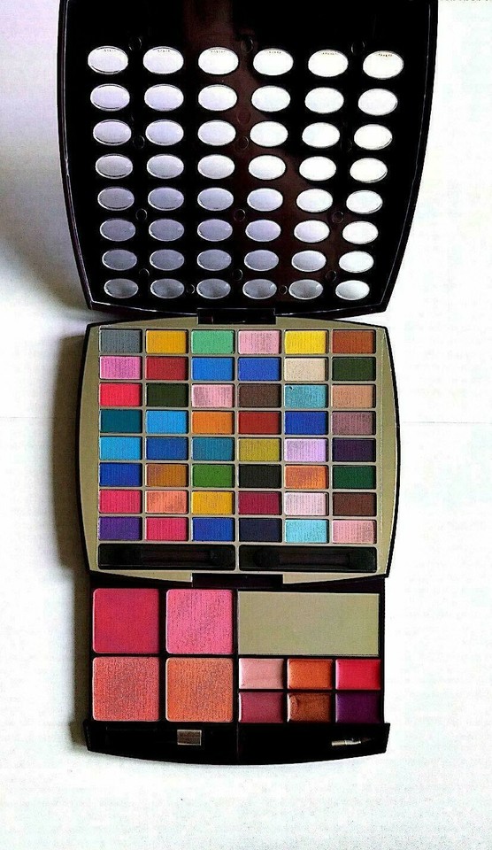 BR Makeup Kit Endless Smokey Eyes Kit 27 Eyeshadow / 25 Blush / 6 Lip ...