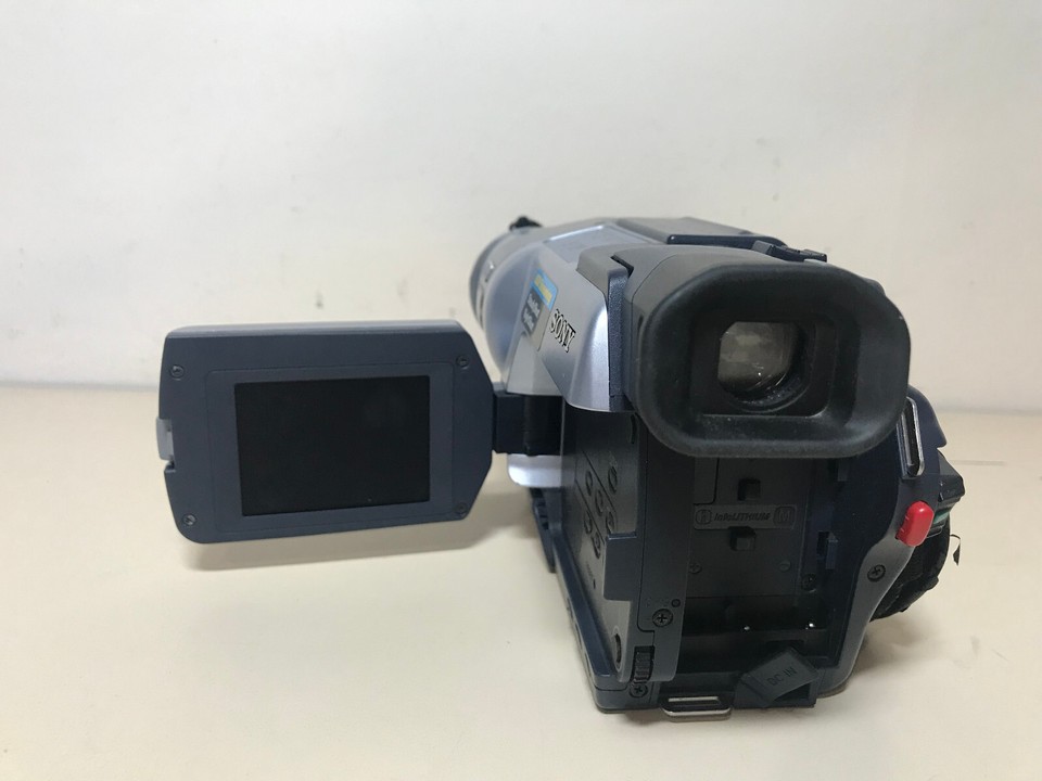 Sony DCR-TRV245E Digital8 Tape Camcorder Kit - Remote, Charger, Leads ...