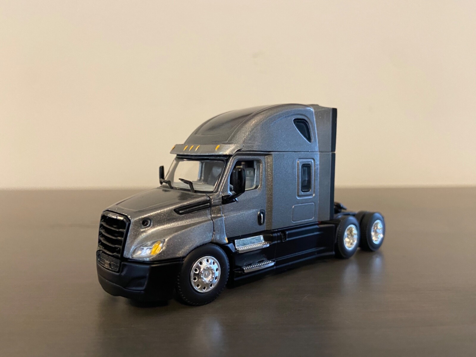 1/64 DCP/ First Gear Gun Metal Freightliner Cascadia Sleeper | eBay