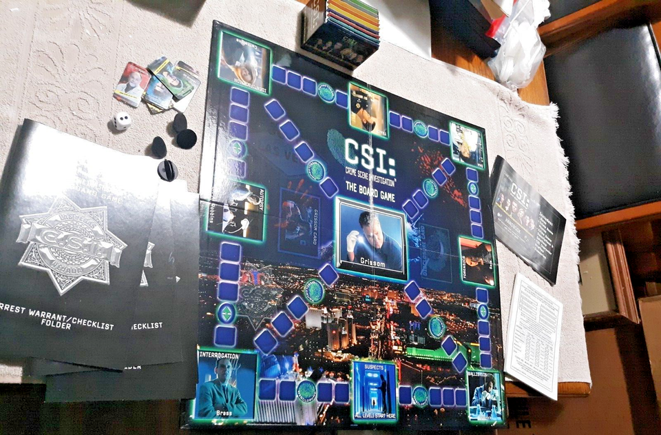 CSI Crime Scene Investigation : The Board Game w/ 8 Crime Stories ...