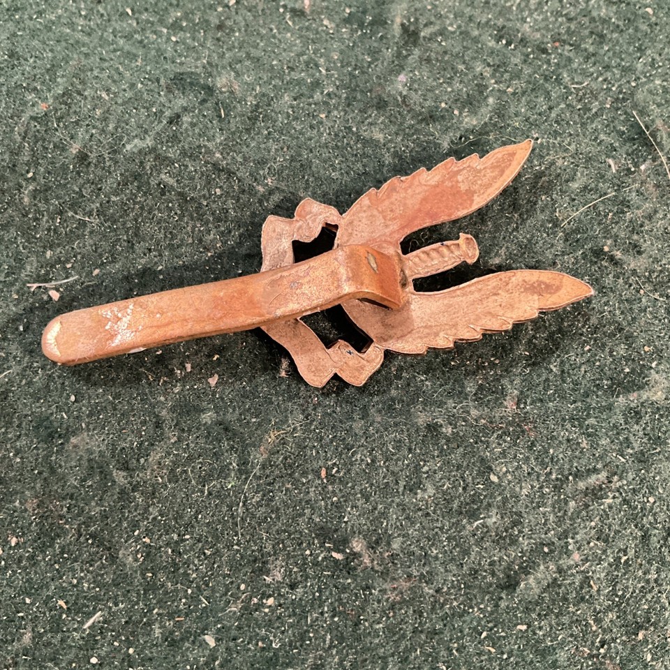 Special Air Service SAS Regiment Special Forces BI-METAL Cap Badge ...