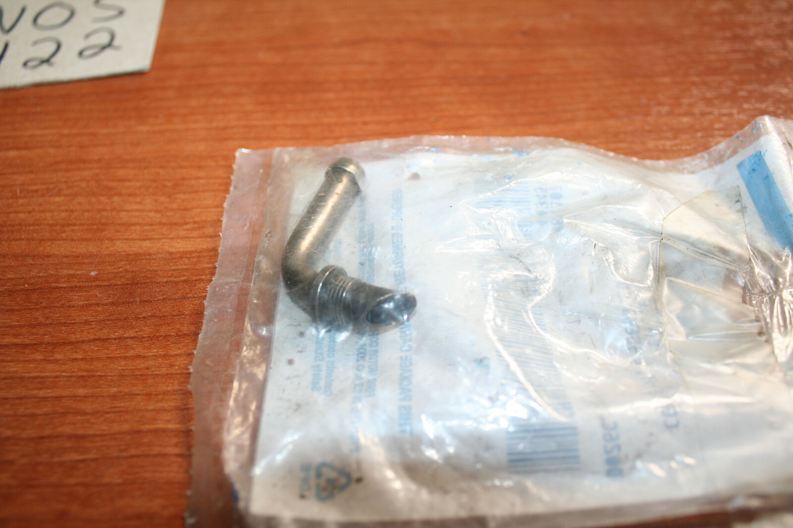 NOS Ford Front Axle Vent Valve Fitting F67Z-4022-AB 01-05 Explorer Qty ...