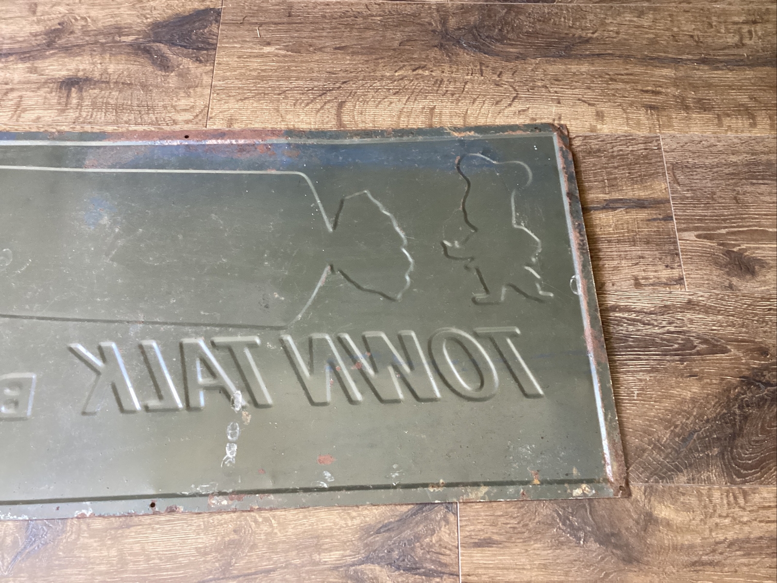 VINTAGE 1967 BRAUN'S TOWN TALK BREAD GAS OIL 33” EMBOSSED METAL ...