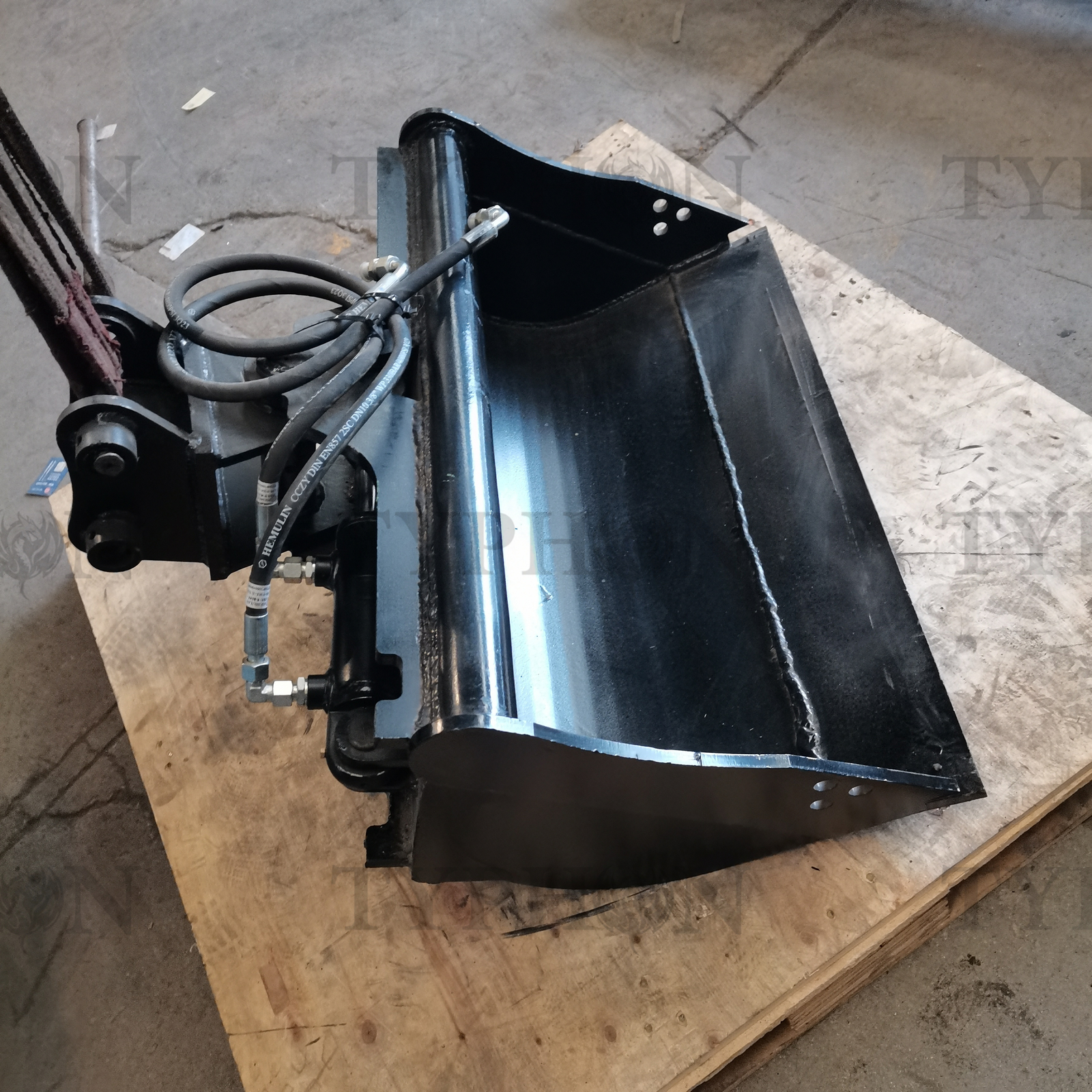 2.5 Ton Excavator Attachment Hydraulic Tilt Bucket 800mm Tilting Bucket ...