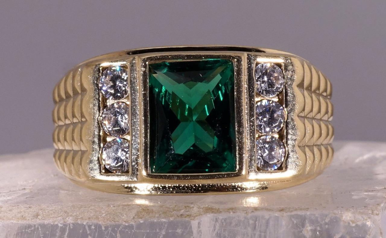 MAN-MADE Emerald Men's Ring 14K Yellow Gold Size 11.5 - Gem