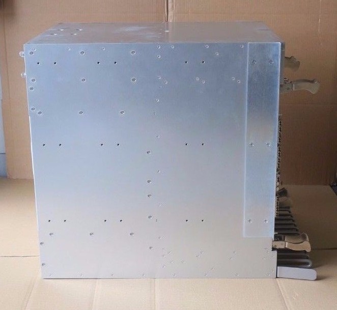 Brocade ED-DCX-B Connectrix Director Switch 100-652-512 FC8-48 FC8-32 ...