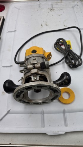 DeWalt DW610 Heavy Duty Corded 1-1/2 HP Router | eBay