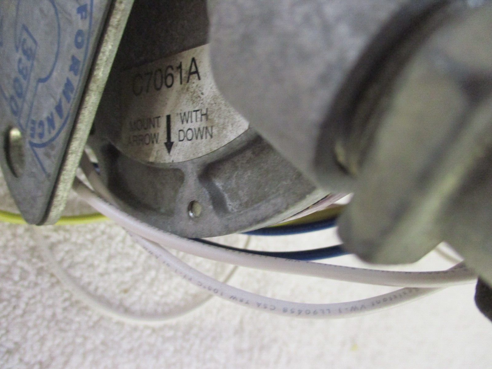 HONEYWELL C7061 Flame Detector for use with R7861 Amplifier C7061A | eBay