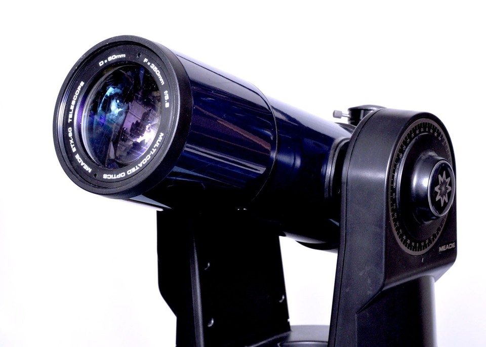 Meade ETX 60 Refractor Telescope with Autostar Controller. 9mm and 25mm ...