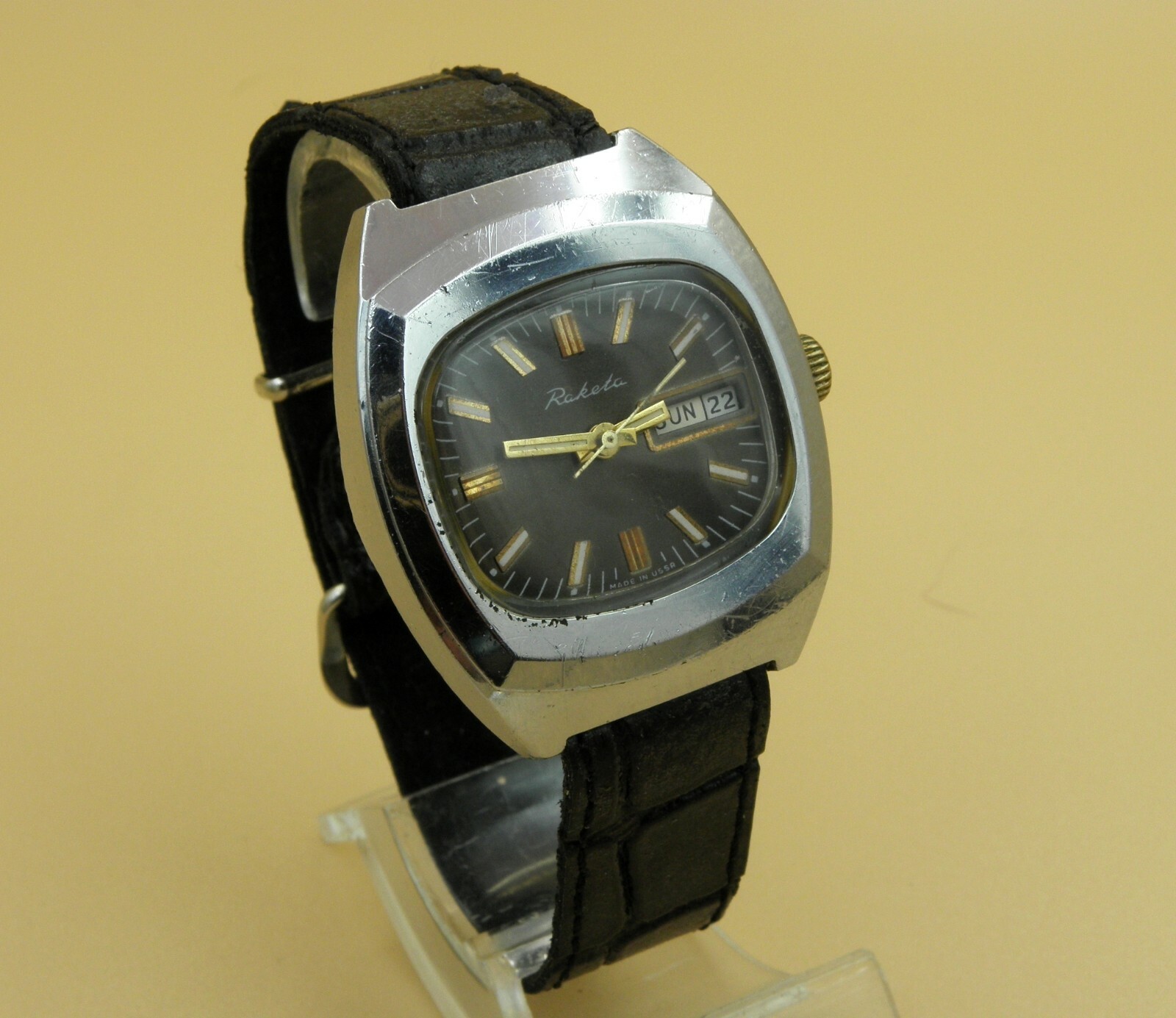 MENS MASSIVE RAKETA HEAVY WATCH BLACK CASE DOUBLE CALENDAR SOVIET ...