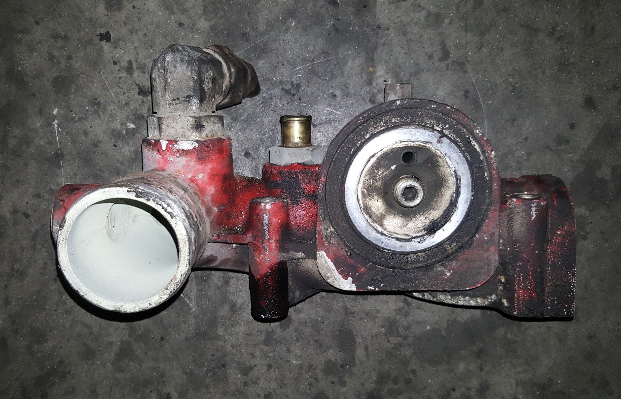 Cummins ISX Water Coolant Filter Base Inlet 3681446 | eBay