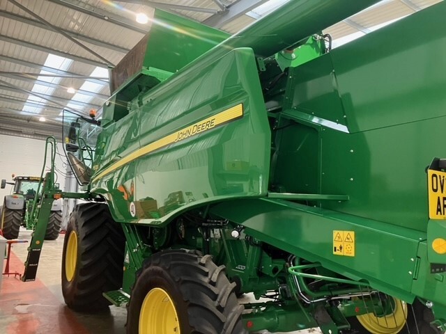 2022 John Deere T670i Combine Harvester 40K ProDrive Premium Cab 245 ...