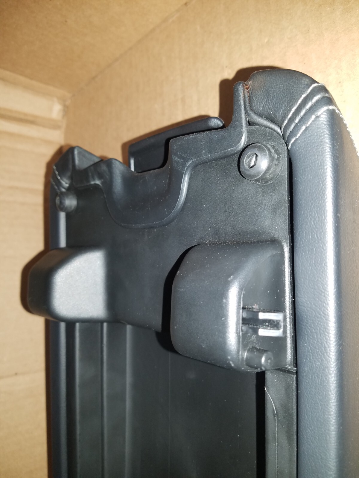 2015 TO 2020 DODGE CHARGER CENTER CONSOLE BLACK LEATHER ARMREST LID OEM ...