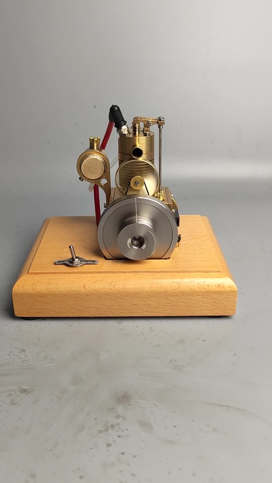 Engine Model M16 Mini Vertical Hit Miss Engine with Wooden Base ...