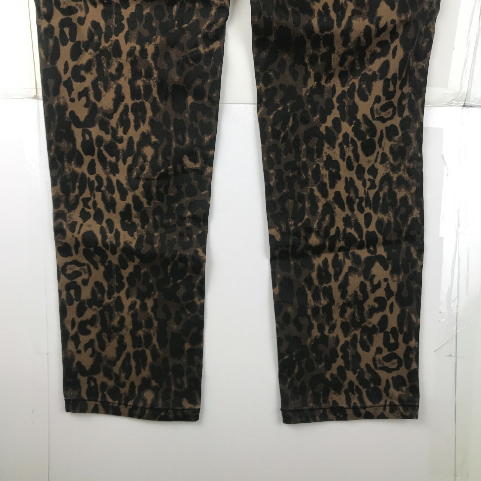 Roz & Ali Womens Leopard Print Pants 6 | eBay