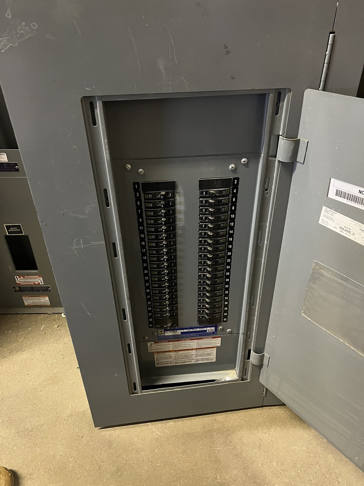 NQ442L2C Sqaure D 225 Amp 240V MLO Panelboard with Circuit Breakers ...