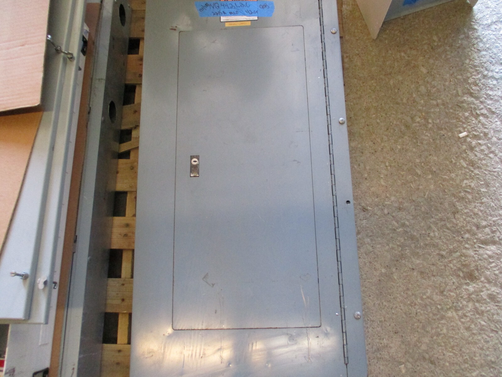 SQUARE D NQ442L2C PANELBOARD 225 AMP MAIN LUG ONLY 240 VAC 42 CT. 3 ...