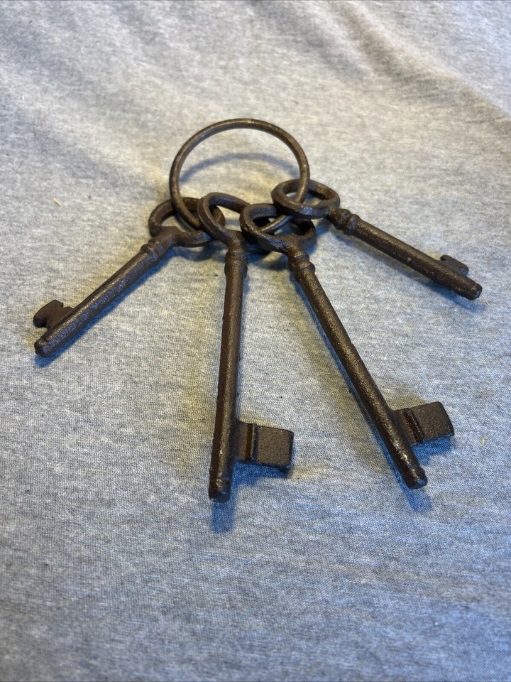 Jailor Pirate Skeleton Keys Ring Rustic Antique Black Cast Iron Old ...
