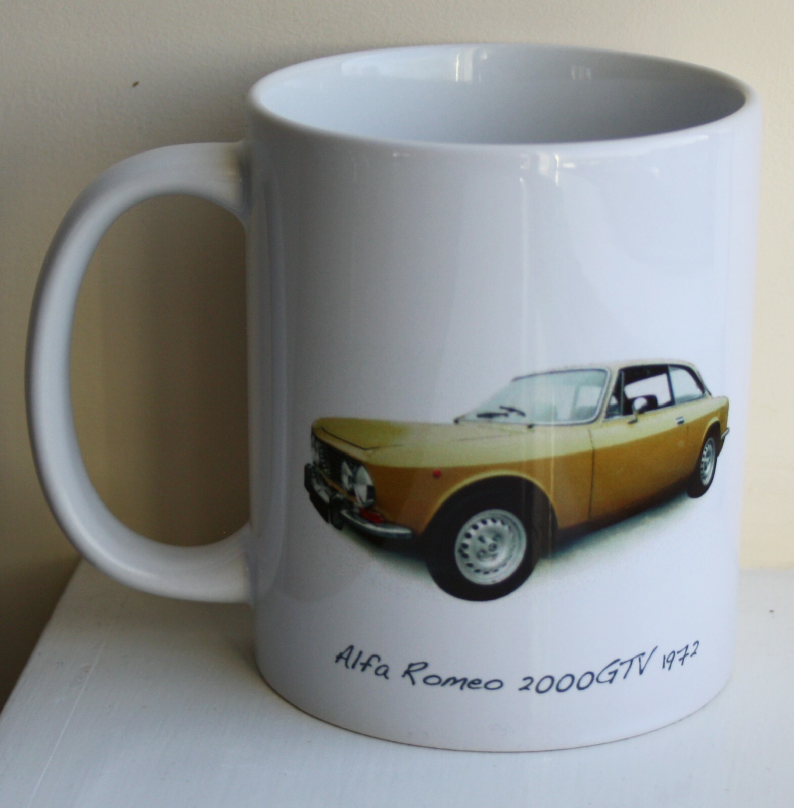 Alfa Romeo 2000GTV 1972 - 11oz Ceramic Mug - Ideal Gift for the Italian ...