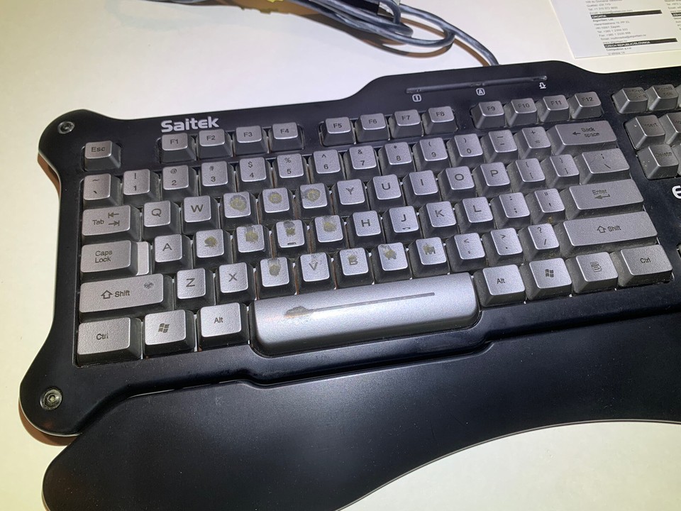 Old School Gaming Computer Keyboard SAITEK ECLIPSE Model KU-0418 ...