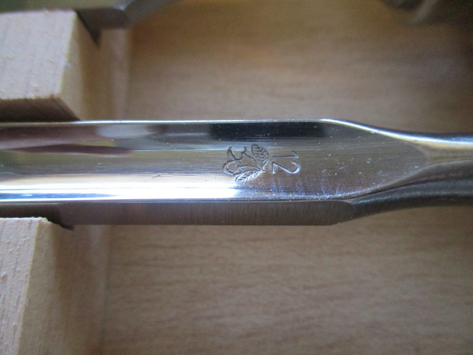 Two Cherries - Set Of Four Chisels In Wooden Box-Excellent, 20mm is ...