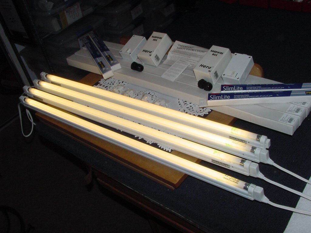 Hera+SlimLite+ES34%2FR+21W+120V+T5+Fluorescent+Fixture+without+Bulb+and ...